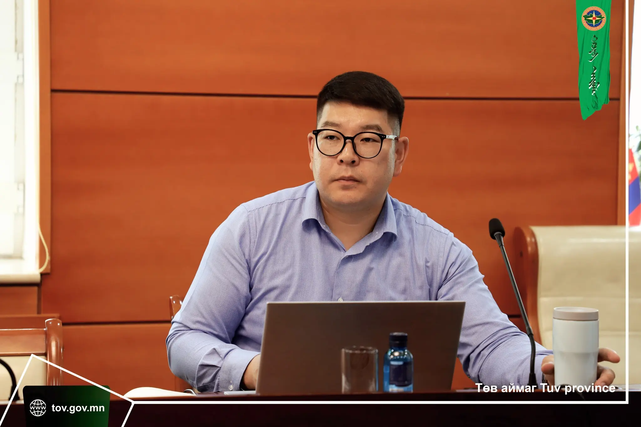 АЙМГИЙН ЗАСАГ ДАРГЫН ЗӨВЛӨЛИЙН ЭЭЛЖИТ 10 ДУГААР ХУРАЛДААН ЭХЭЛЛЭЭ