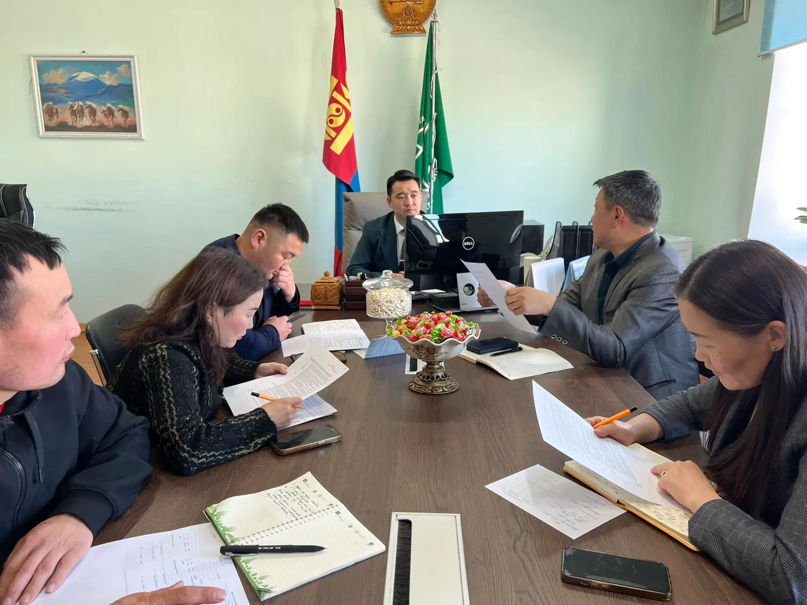 ХӨВСГӨЛ АЙМГИЙН 4 СУМ ДУНДЫН ОЙН АНГИЙН ДАРГА НАРЫН ХҮСЭЛТЭЭР БАЙГАЛЬ ОРЧНЫ ГАЗРЫН ДАРГЫН АЛБАН