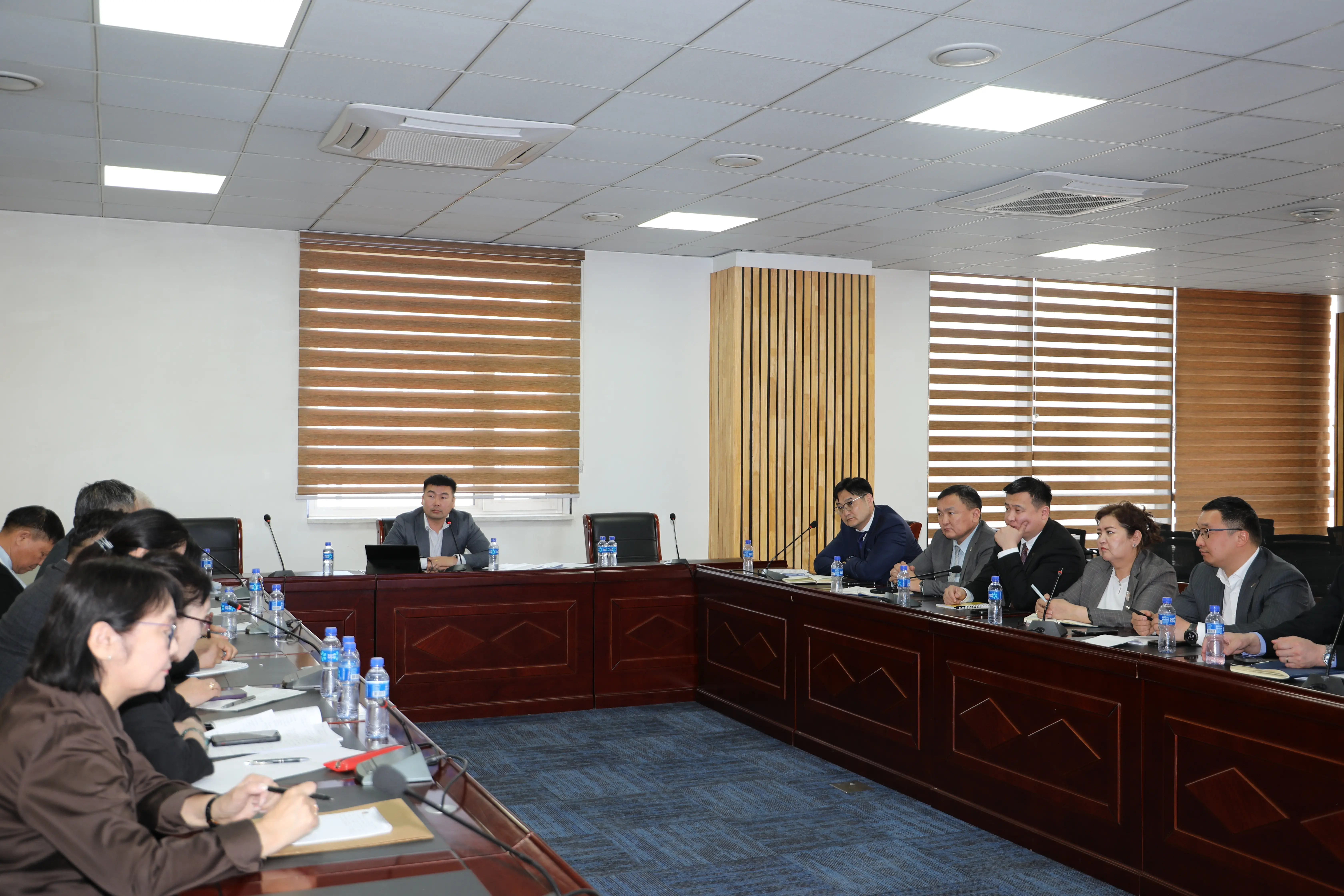 АТГ ын дэргэдэх Олон нийтийн зөвлөлийн гишүүд Улсын бүртгэлийн ерөнхий газрын үйл ажиллагаатай